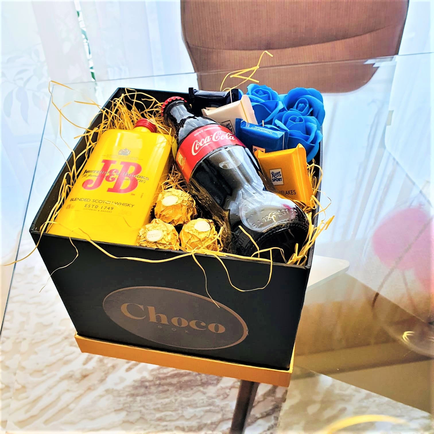 Подаръчна кутия ChocoBox Dad's Box, Тип Cub, Уиски J&B, Coca-Colа и ...