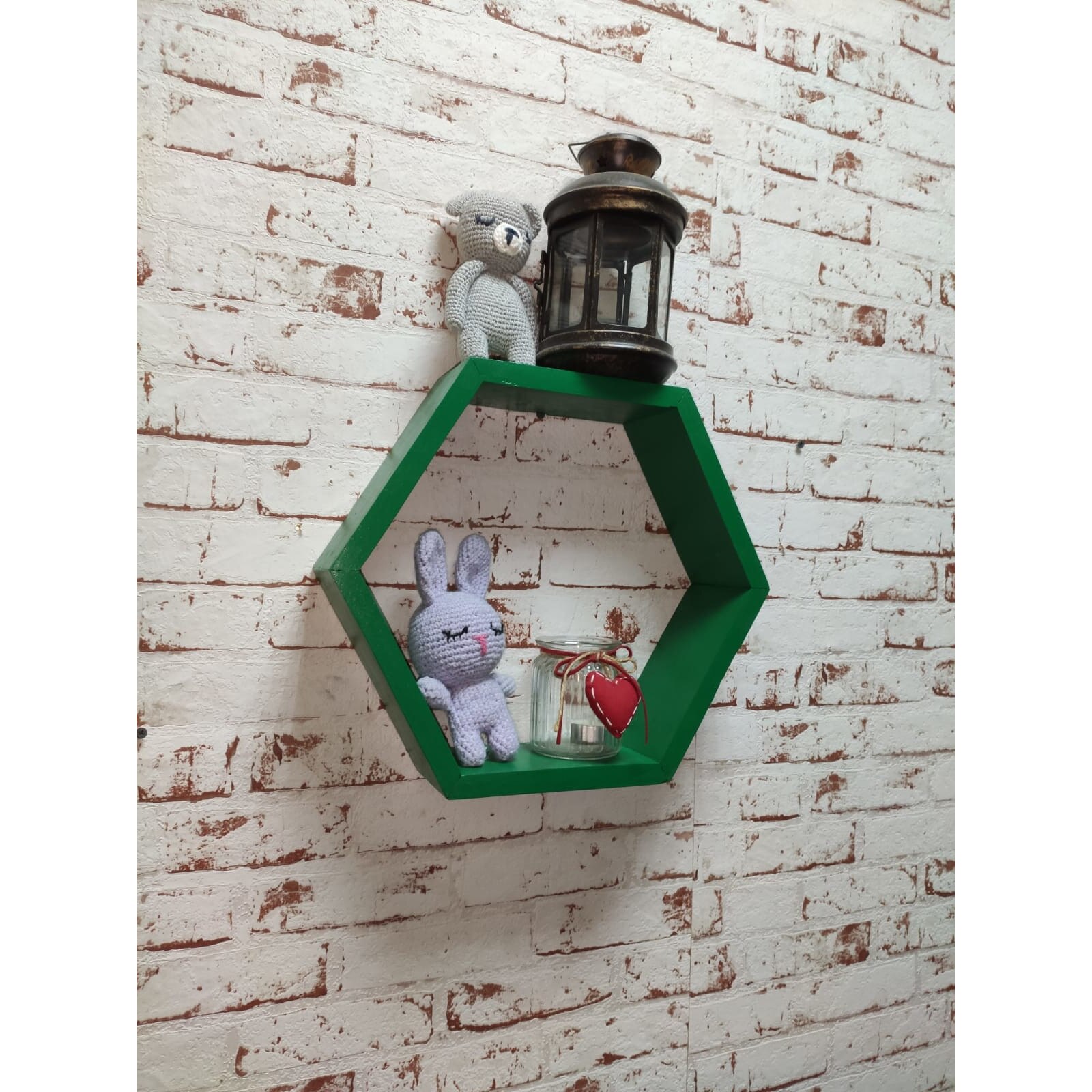 Raft de perete din lemn, in forma hexagonala, tip fagure, cu prindere ...