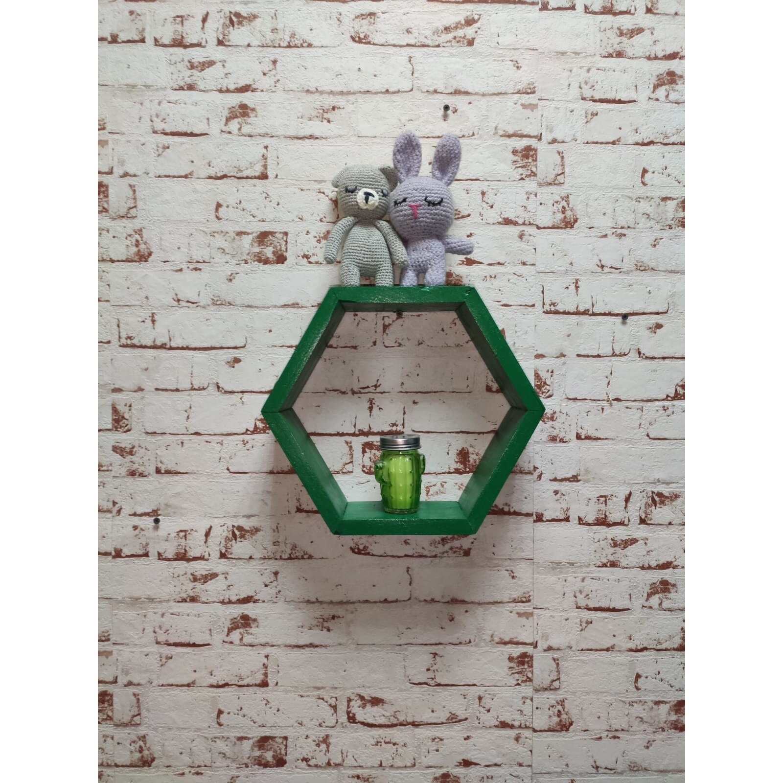 Raft de perete din lemn, in forma hexagonala, tip fagure, cu prindere ...