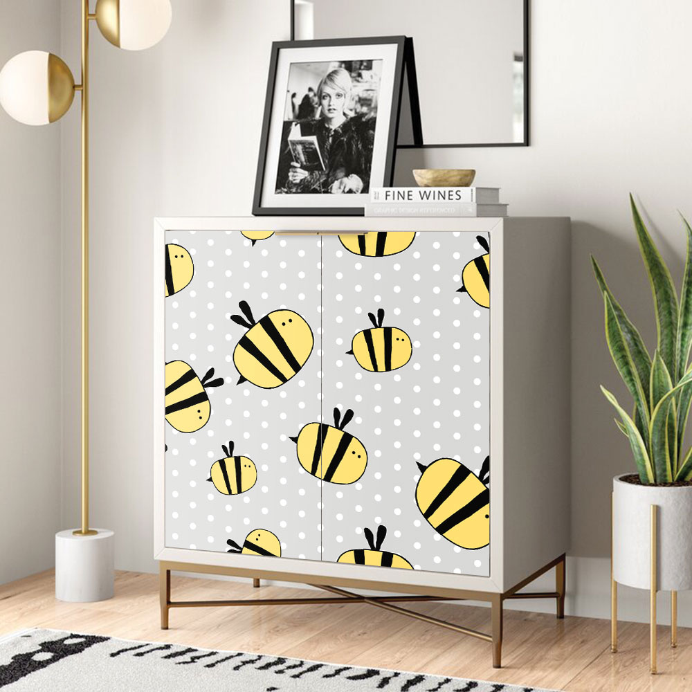 Autocolant Art Factory pentru mobilier, Albinute pe fundal buline ...