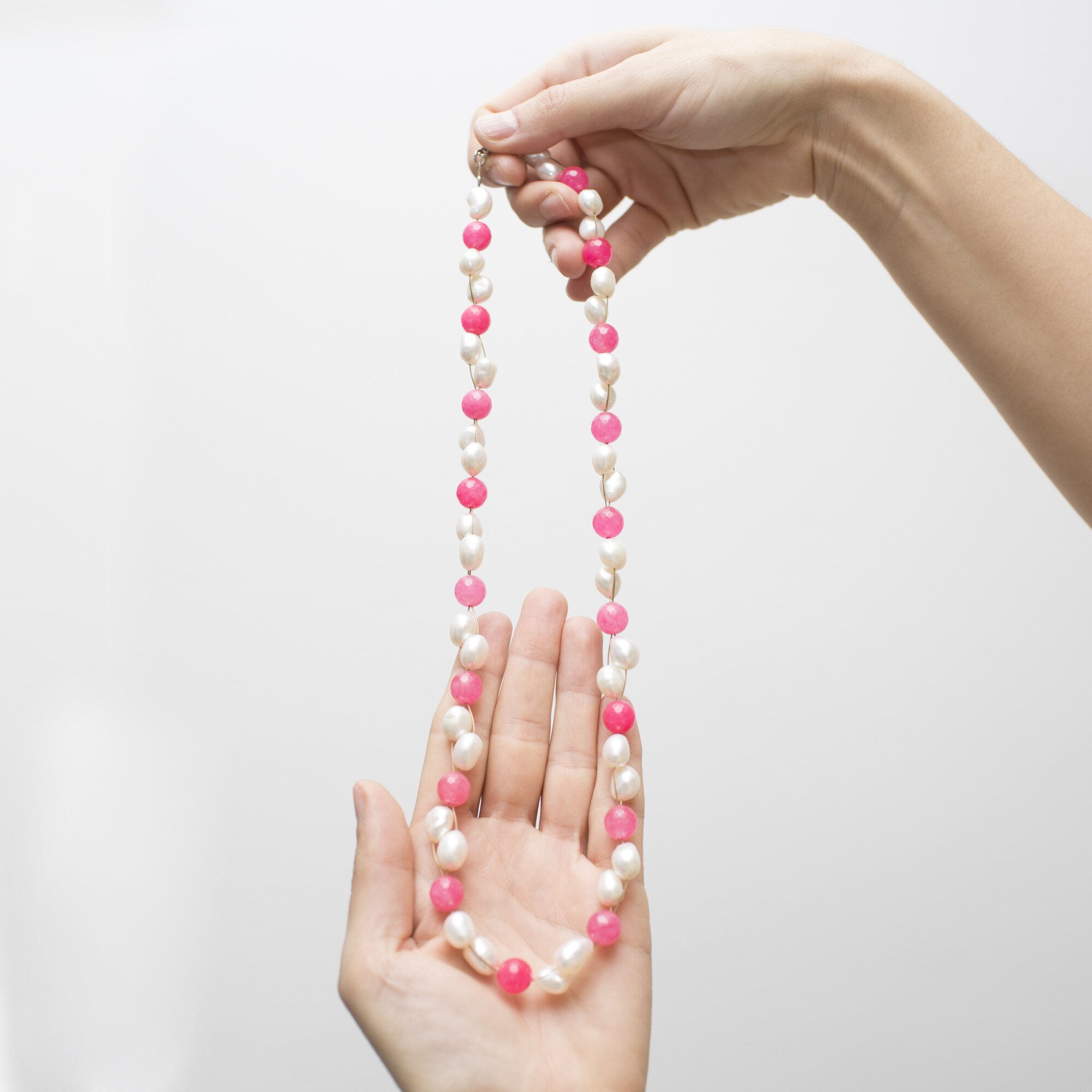 Colier agat roz colorat, perle albe - eMAG.ro