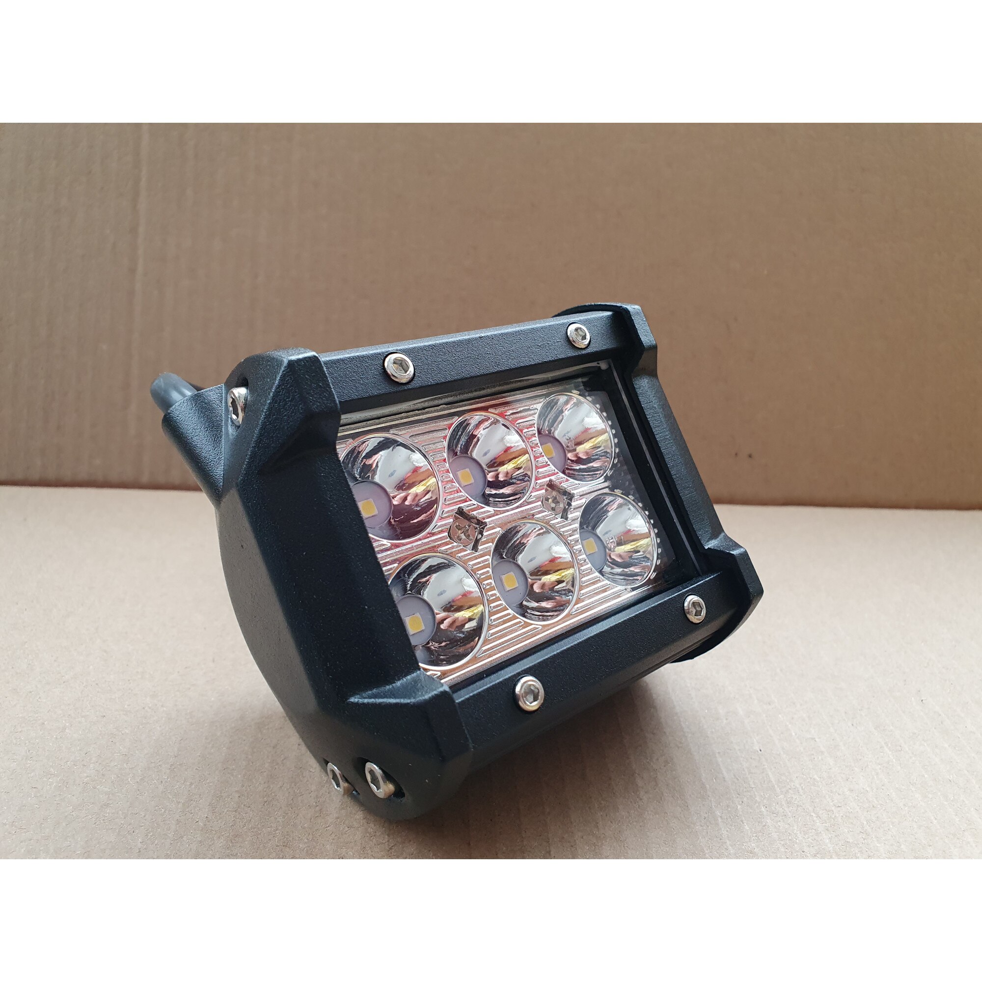 Proiector led Off Road 18W suv, ATV, tractor, jeep - eMAG.ro