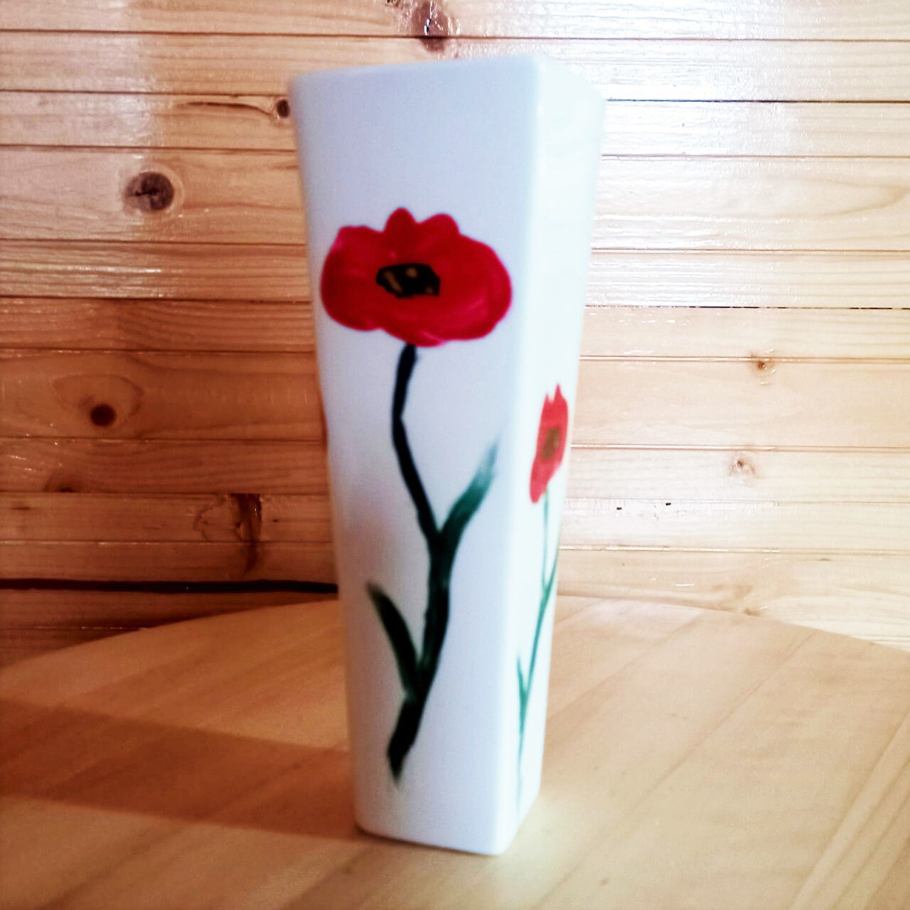 Vaza decorativa din portelan, pictata manual cu mac rosu, 16.5x8 cm ...