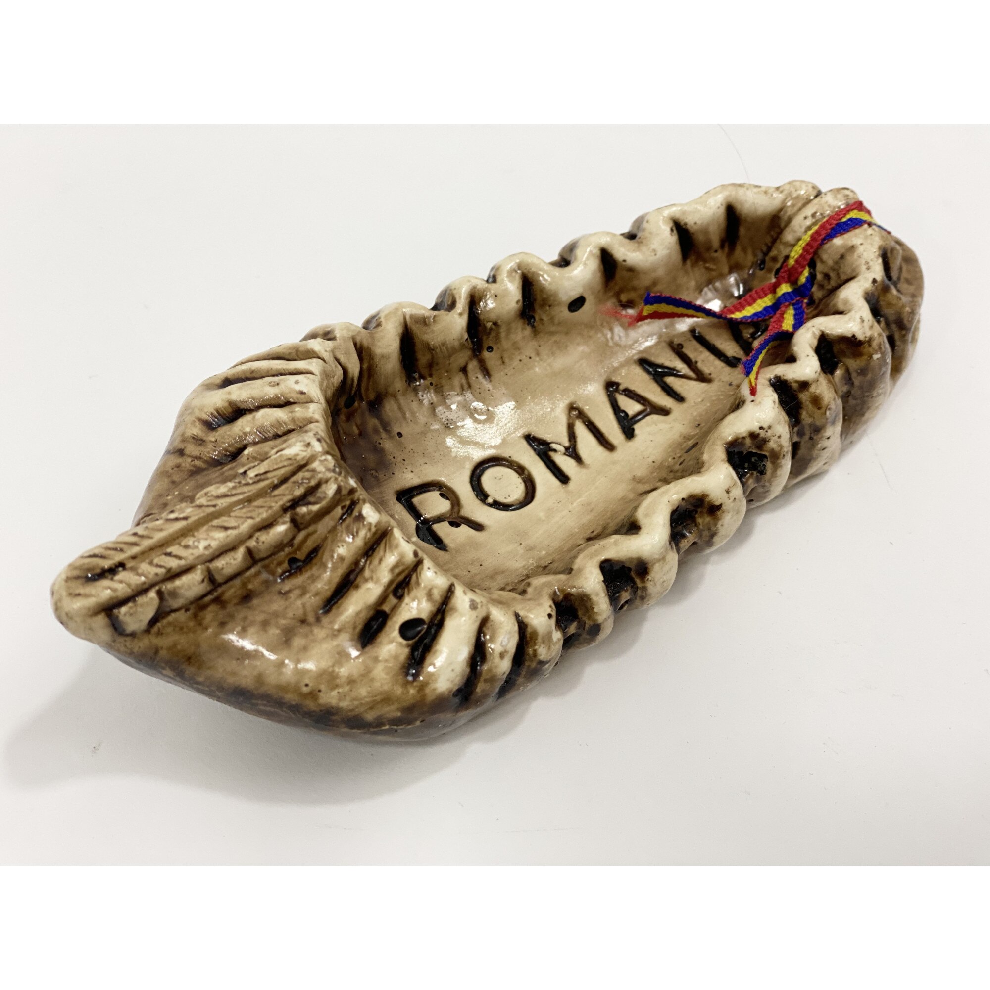 Decoratiune Opinca inscriptie Romania, Ceramica - eMAG.ro