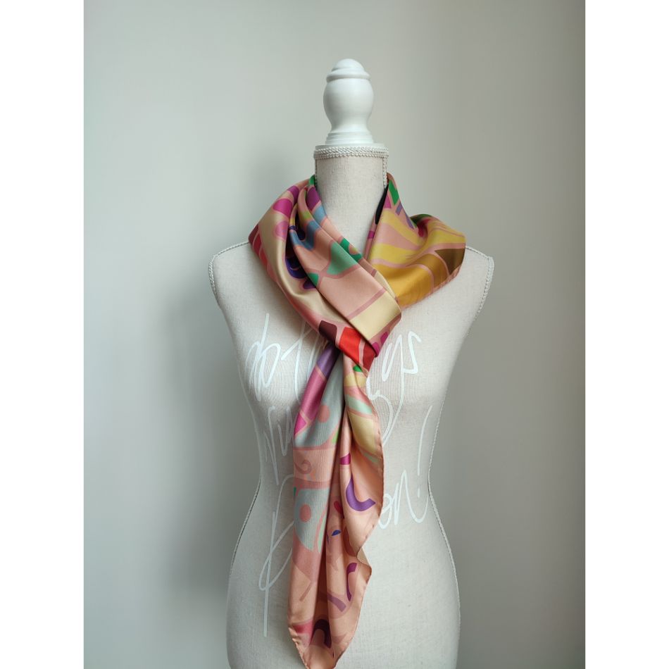 Batic din matase cu forme geometrice, Bej, 90 cm x 90 cm - eMAG.ro