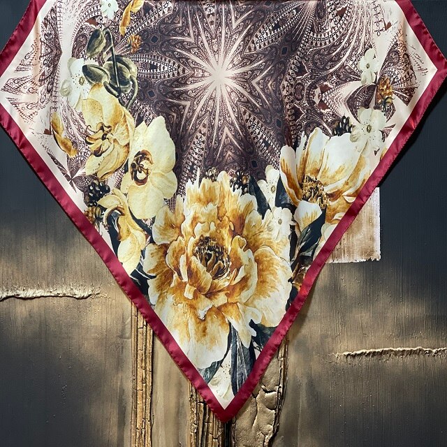 Batic matase 'Elegance', Multicolor, Rosu/Bej, 90 cm x 90 cm - eMAG.ro