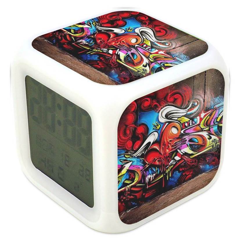 Ceas desteptator cu lumina schimbatoare Graffiti 56, multicilor ...