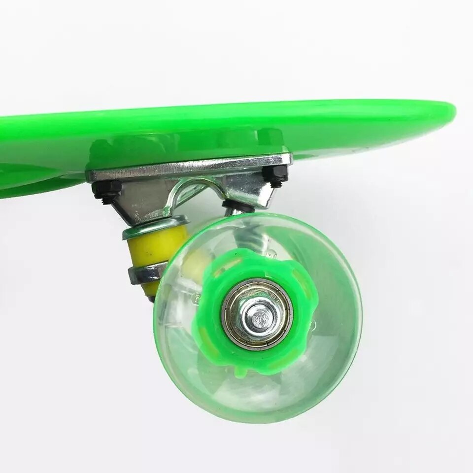Skateboard cu roti luminoase, Verde, 56 x 15 cm - eMAG.ro
