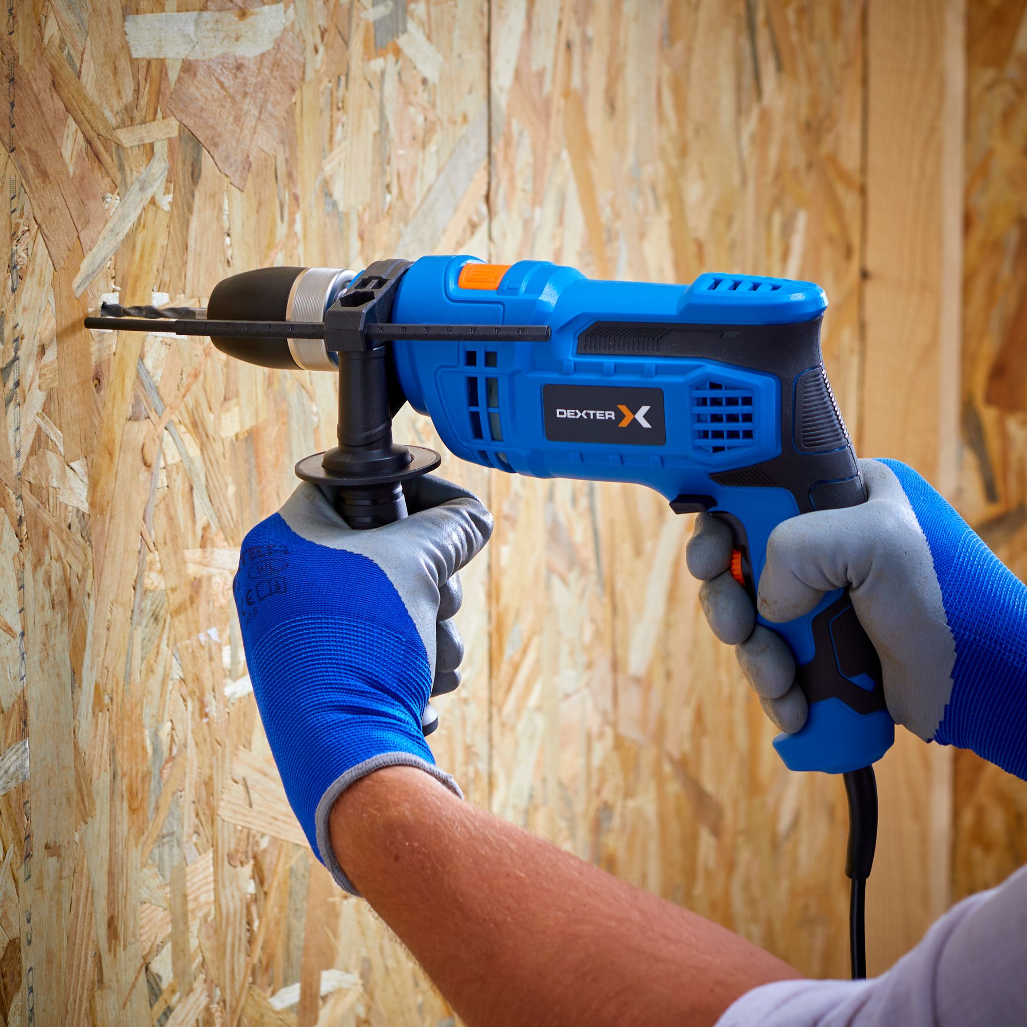 Акумулаторна бормашина Dexter, 900 W, самозатягаща се - eMAG.bg
