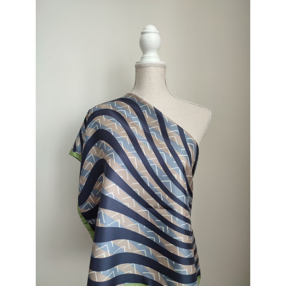 Batic din matase Circle Design, Bleu/Albastru, 90 cm x 90 cm - eMAG.ro