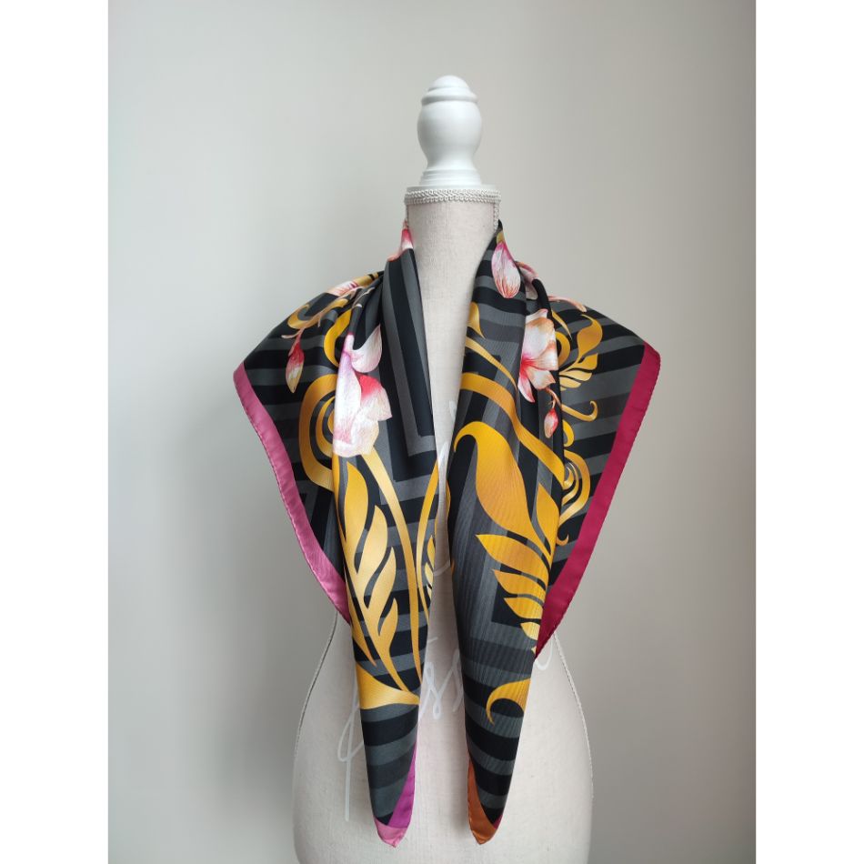 Batic din matase Flower Design, Negru / Rosu, 90 cm x 90 cm - eMAG.ro