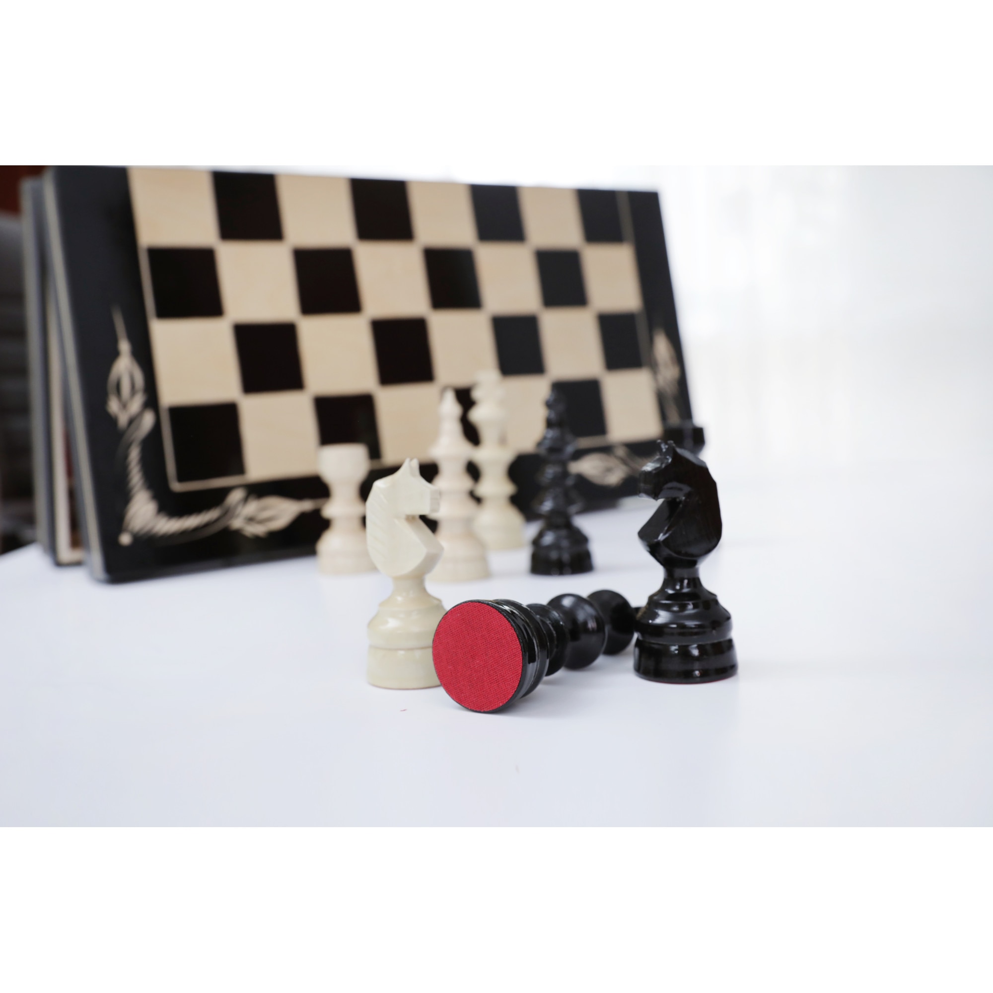 Игра шах и табла, 50 х 50 см, черно-бяла, ръчна изработка - eMAG.bg