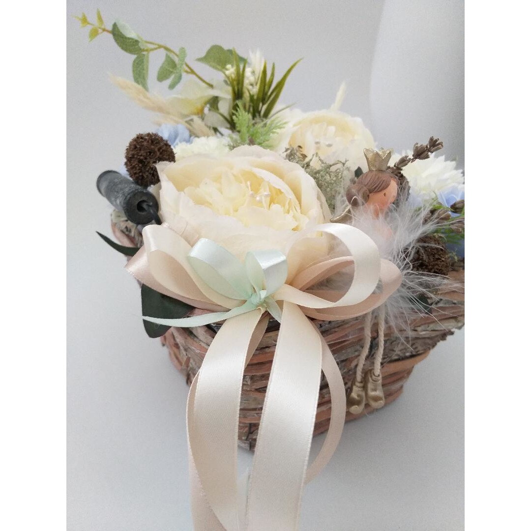 Aranjament floral sidefiu, in cos lemn antichizat, cu zana - eMAG.ro