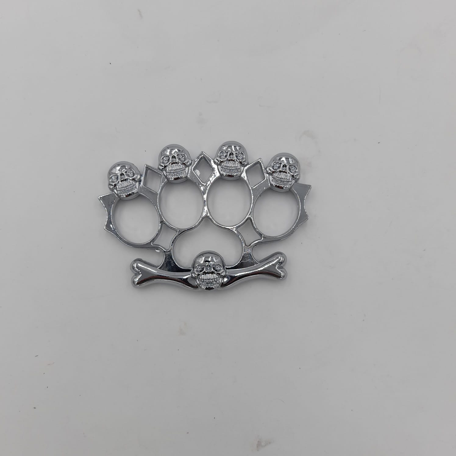 Pumnal tip box, rozeta autoaparare cu 4 cranii, gri, Dalimag - eMAG.ro