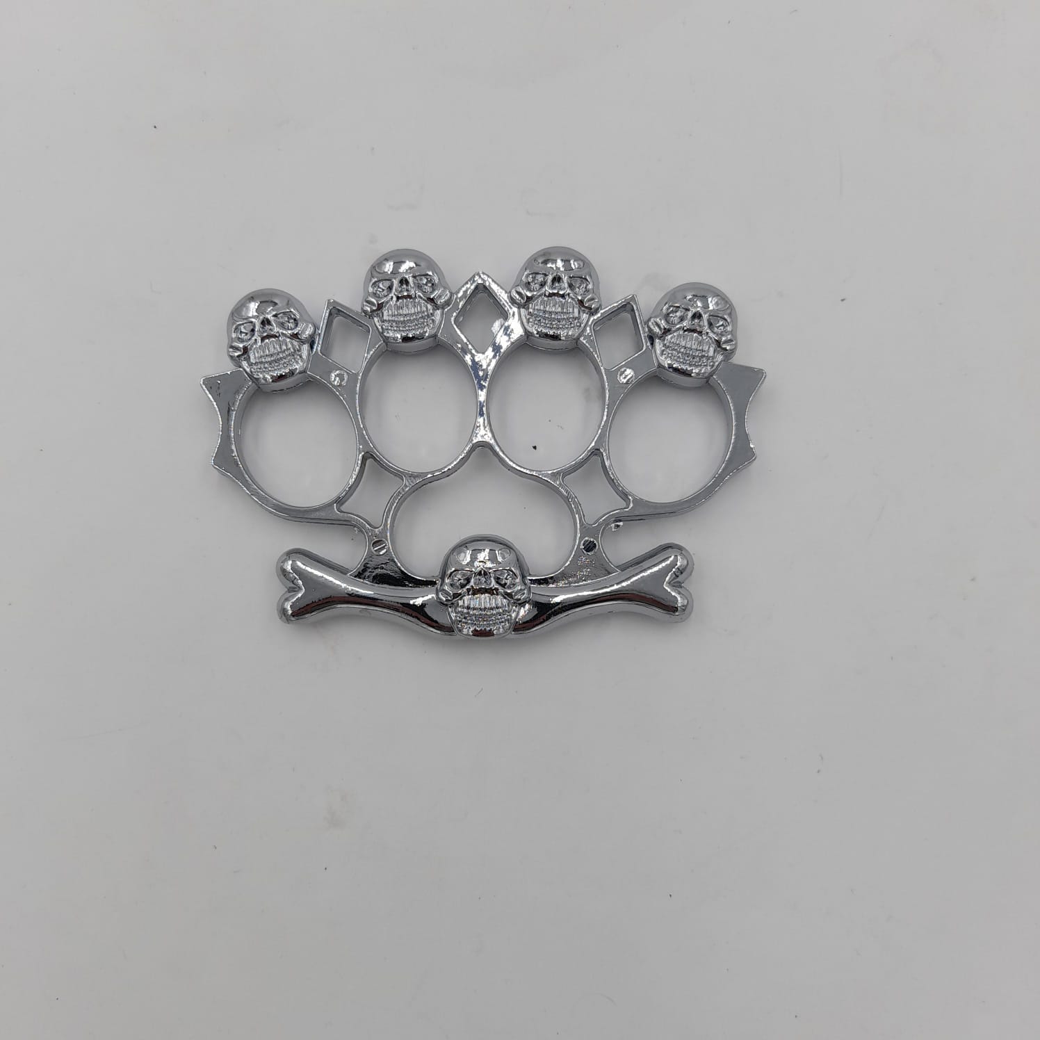 Pumnal tip box, rozeta autoaparare cu 4 cranii, gri, Dalimag - eMAG.ro