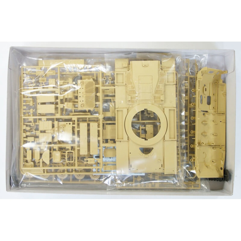 Macheta Militara de construit Tamiya US Marine M60A1 Tank w/Reactive ...