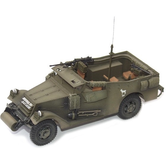 Macheta Militara de construit Zvezda M-3 Scout Car Armored Personnel ...