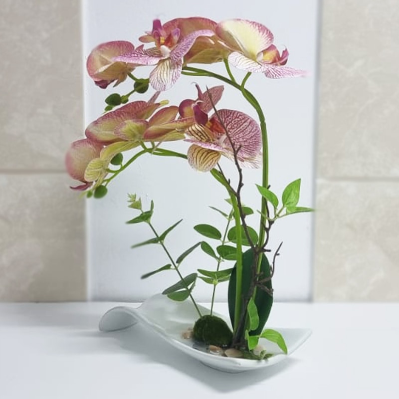 Orhidee artificiala cu aspect natural in ghiveci ceramic tip barcuta ...