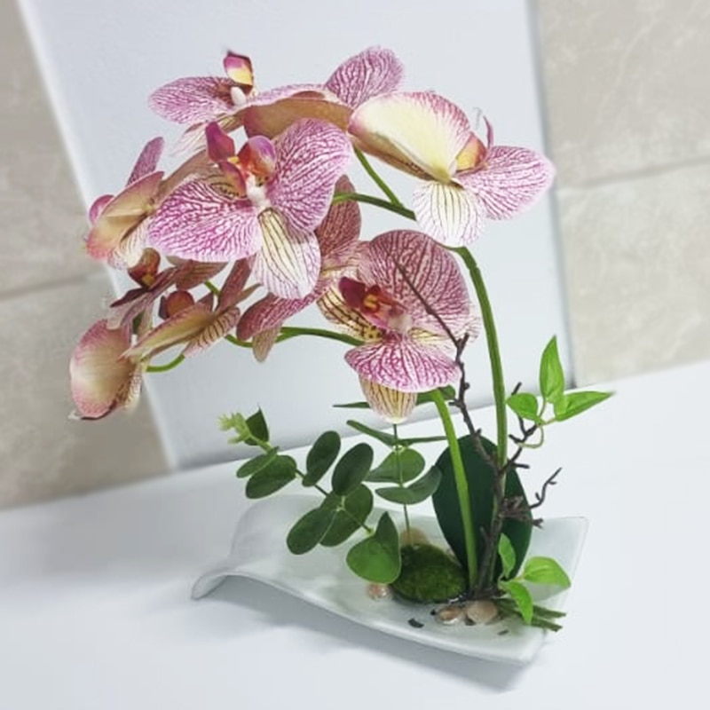 Orhidee artificiala cu aspect natural in ghiveci ceramic tip barcuta ...