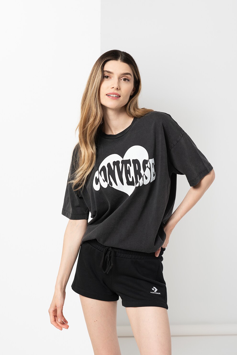 Converse, Уголемена тениска Sunwashed с лого, Бледочерен / Бял, M - eMAG.bg