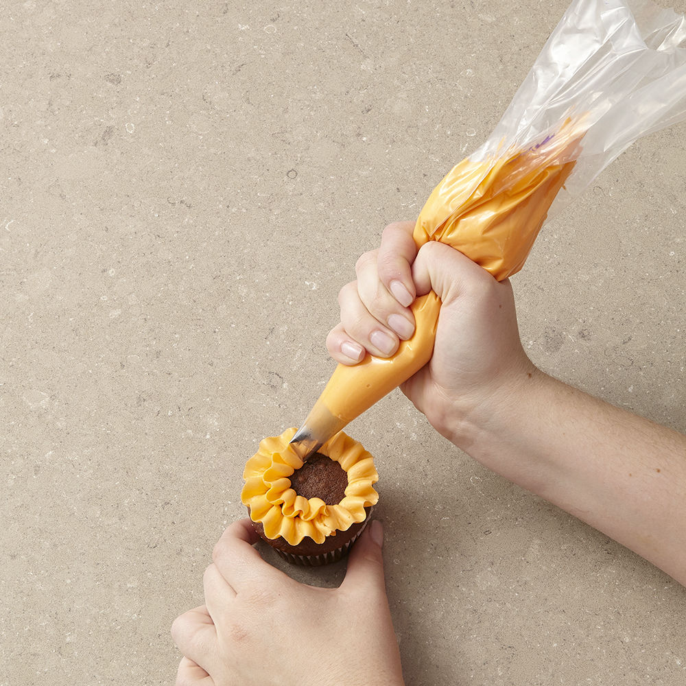 Сладкарски комплект за декориране на мъфини Wilton, 18 бр - eMAG.bg