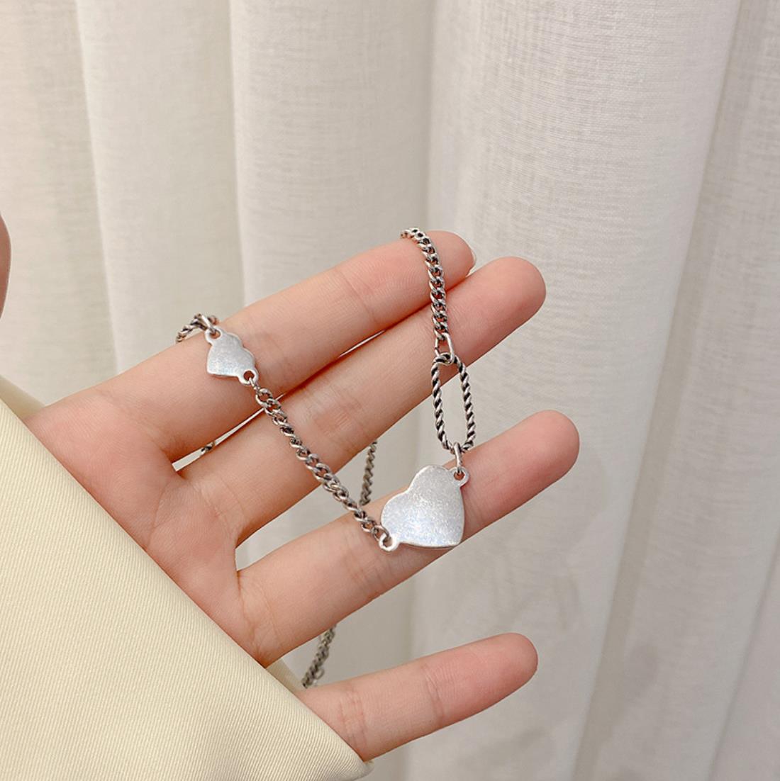 Colier clasic cu pandantiv, Pili-Paradise, Model inimi, Argintiu - eMAG.ro