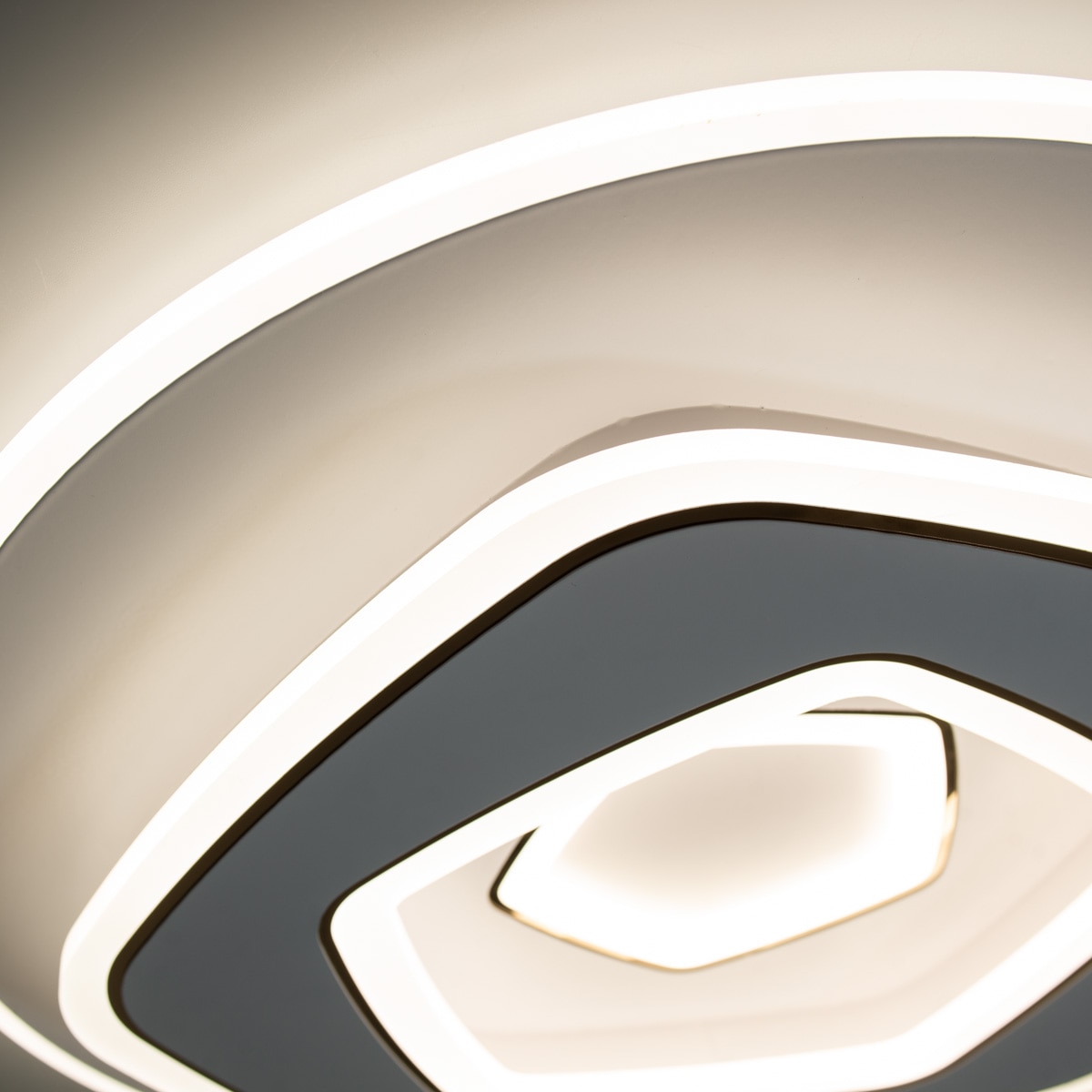 Plafoniera LED cu Telecomanda, 6450 lumeni, Dimabila, Temperatura ...