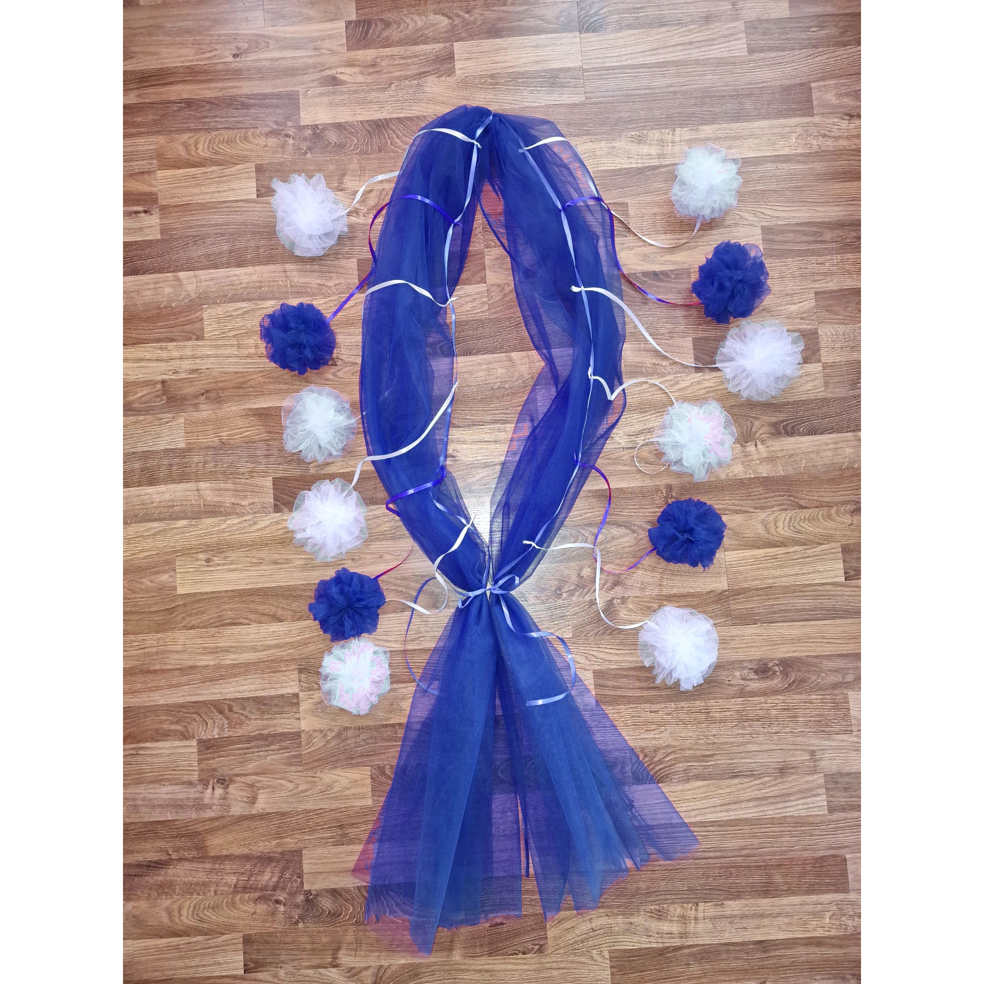 Aranjament decor cristelnita botez cu pampoane suspendate Costumix ...