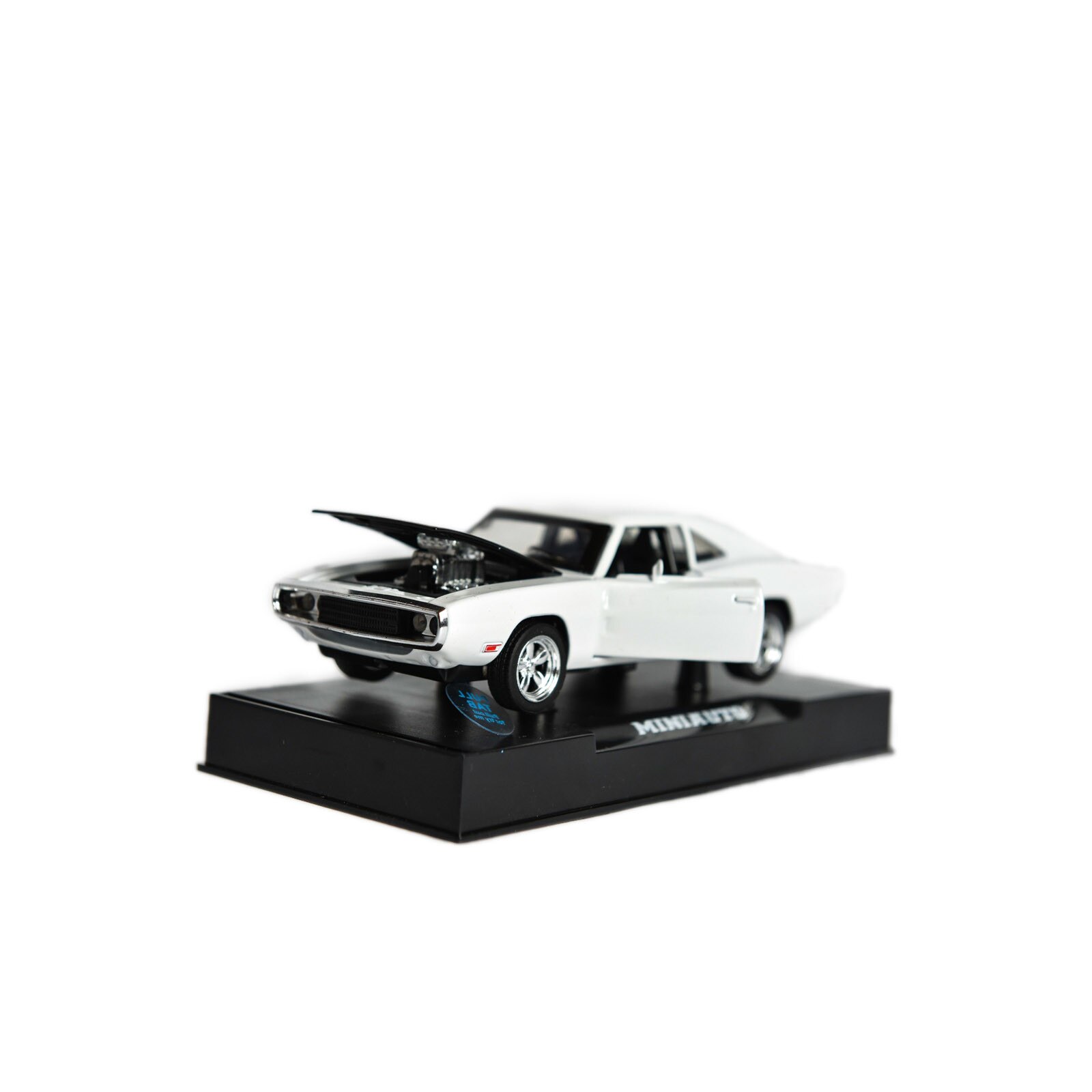 Macheta masina din metal scara 1:32, Alb, 1 an + - eMAG.ro