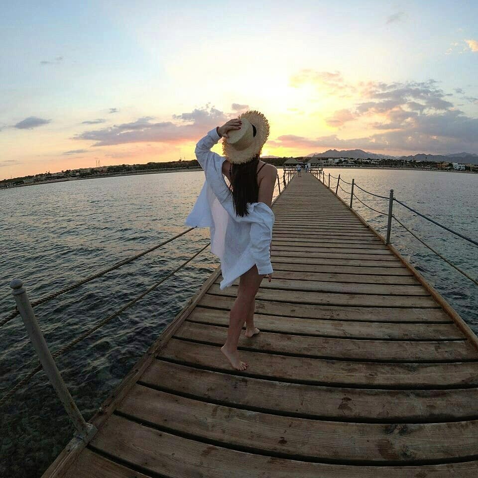 Palarie dama, bej, din paie, de vara, cu panglica neagra, Thessie ...