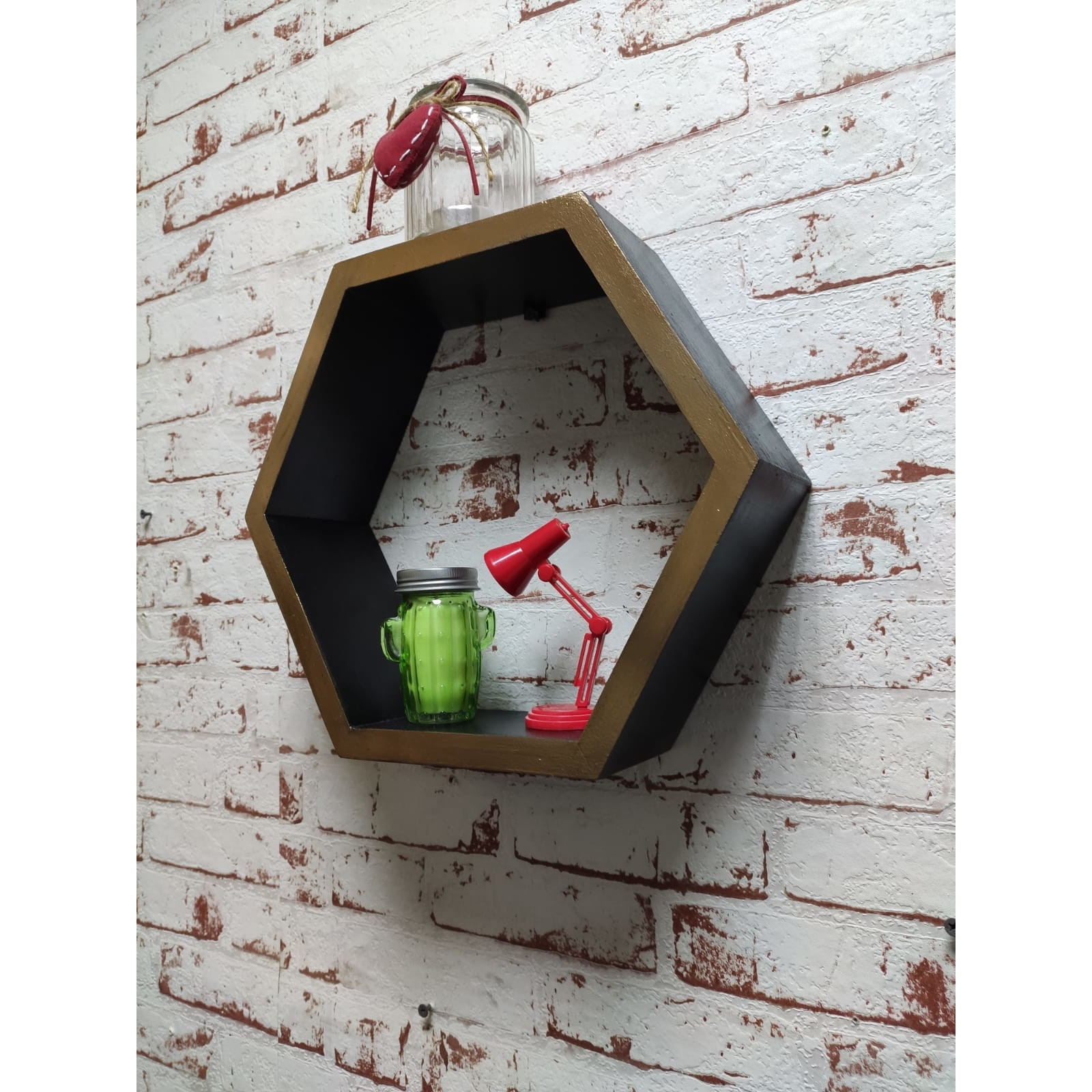 Raft de perete din lemn, in forma hexagonala, tip fagure, cu prindere ...