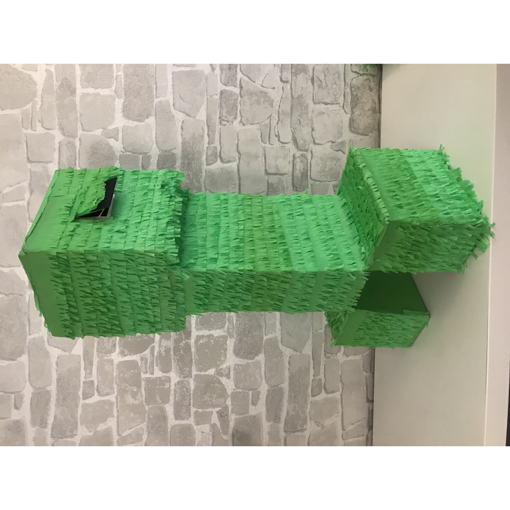 Pinata creeper minecraft 60 cm, cu bata si confetti - eMAG.ro