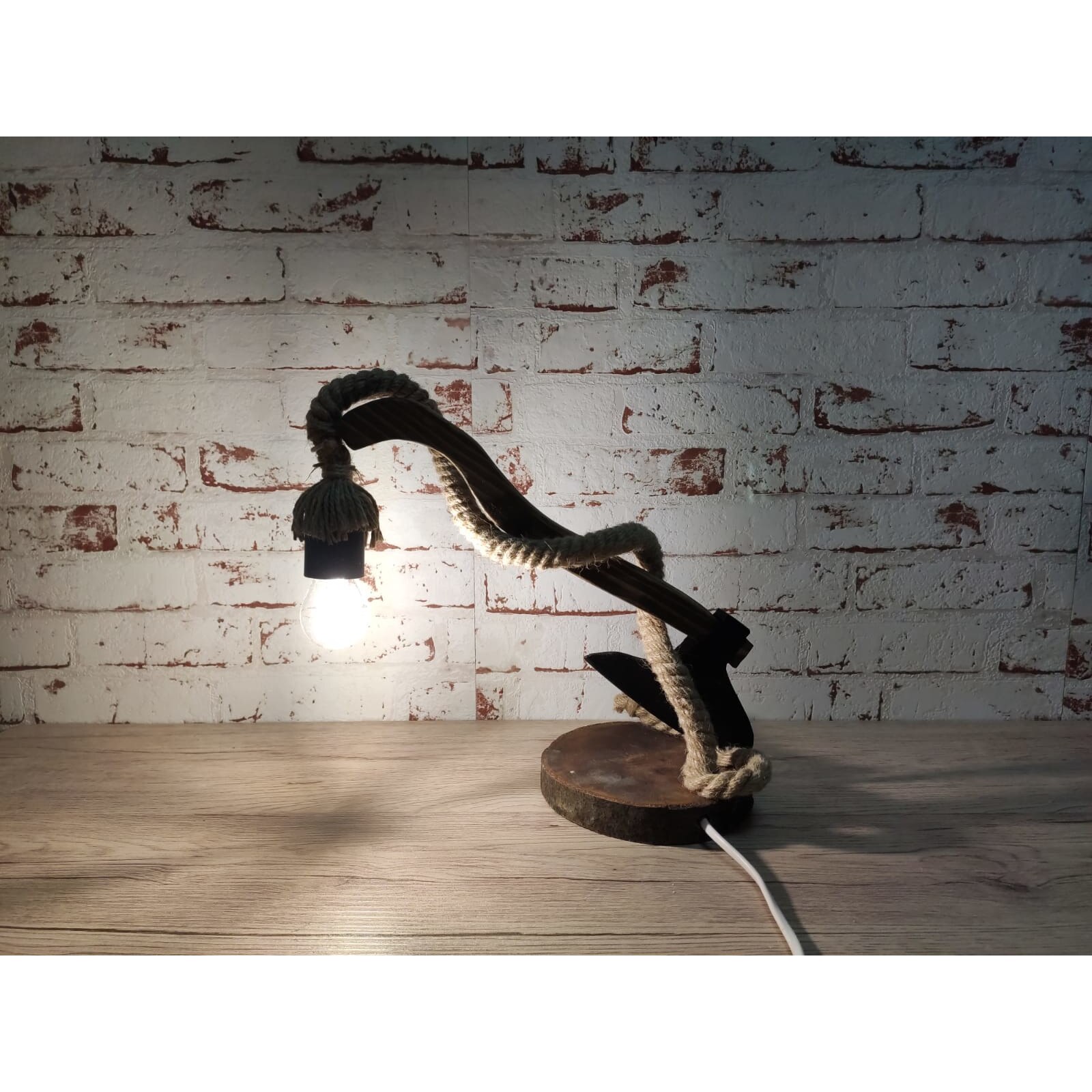 Lampa de birou rustica cu sfoara, Axeman, 30 x 30 x 15 cm, multicolor ...