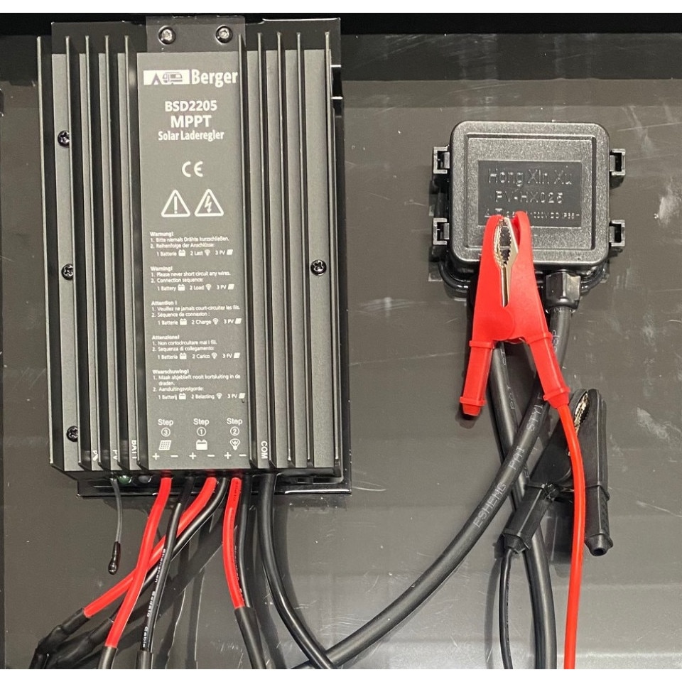 Panou solar portabil "Deluxe" 150W cu controller MPPT inclus - eMAG.ro