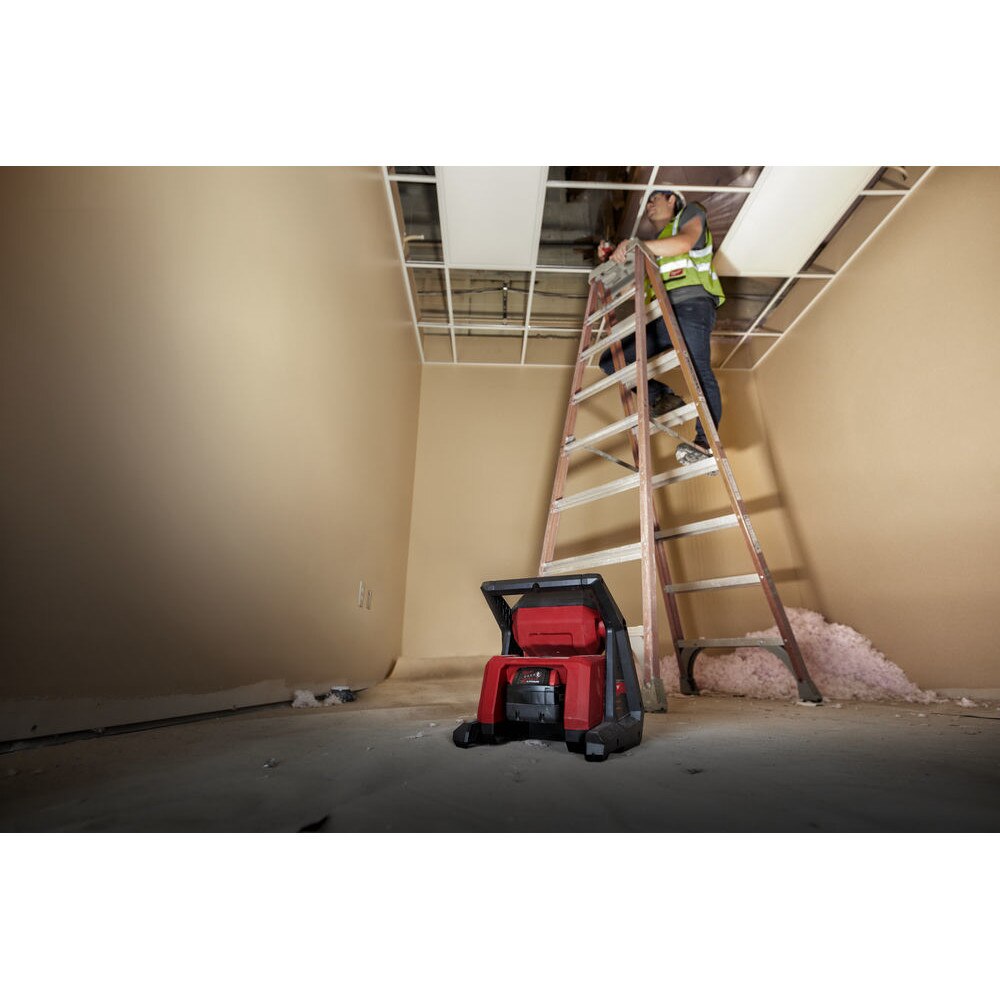 Proiector led Milwaukee M18 HOAL-0 - eMAG.ro