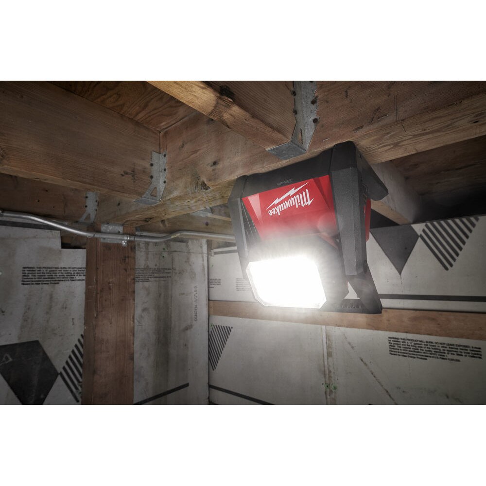 Proiector led Milwaukee M18 HOAL-0 - eMAG.ro