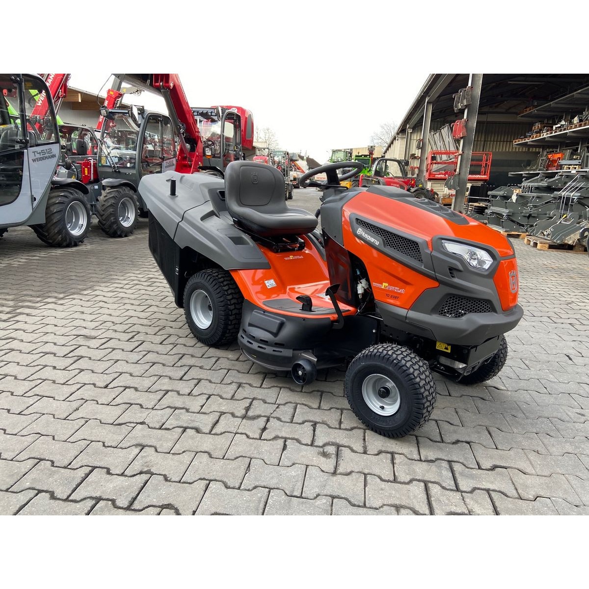 Tractor de tuns iarba Husqvarna TC 238TX, latime de taiere 97 cm ...