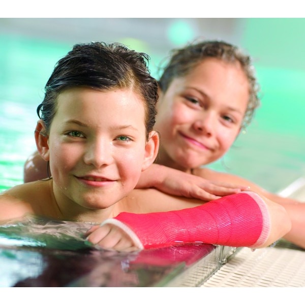 Vata ortopedica rezistenta la apa Delta-Dry 5cm x 2.4m - eMAG.ro