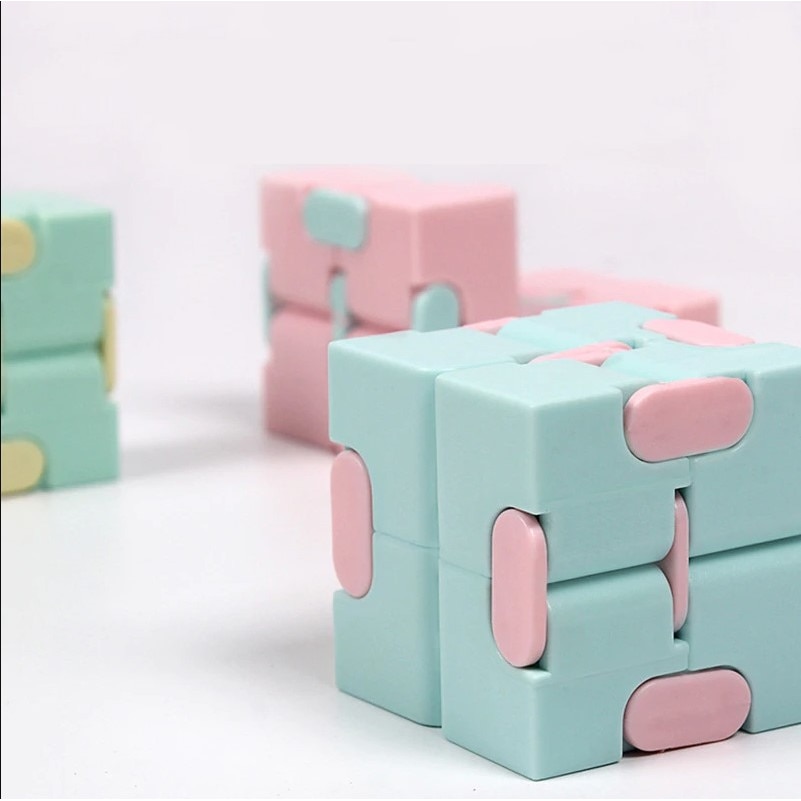 Flippy stresszoldó kocka, Fidget Toy, Infinity Magic Cube, 4x4x4 cm ...