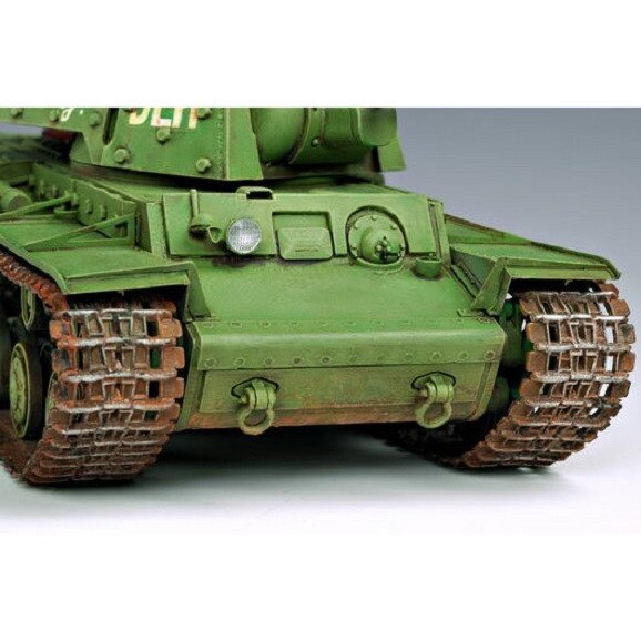 Macheta Militara Trumpeter KV-1S Ehkranami Soviet Heavy tank 1:35 TRUM ...
