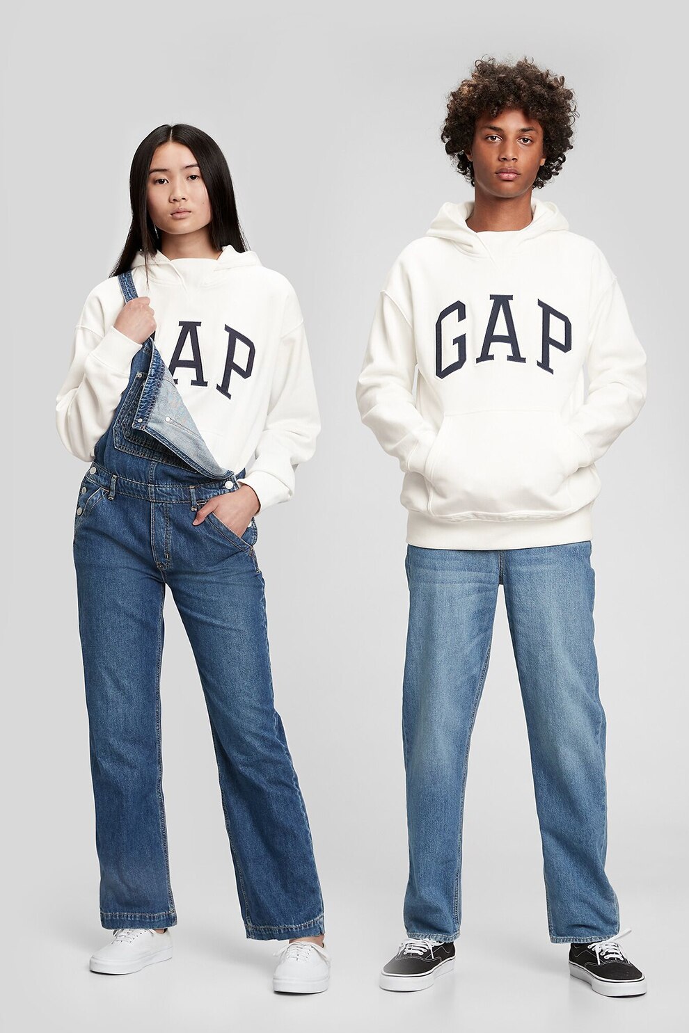 GAP, Hanorac cu maneci cazute si buzunar kangaroo - eMAG.ro