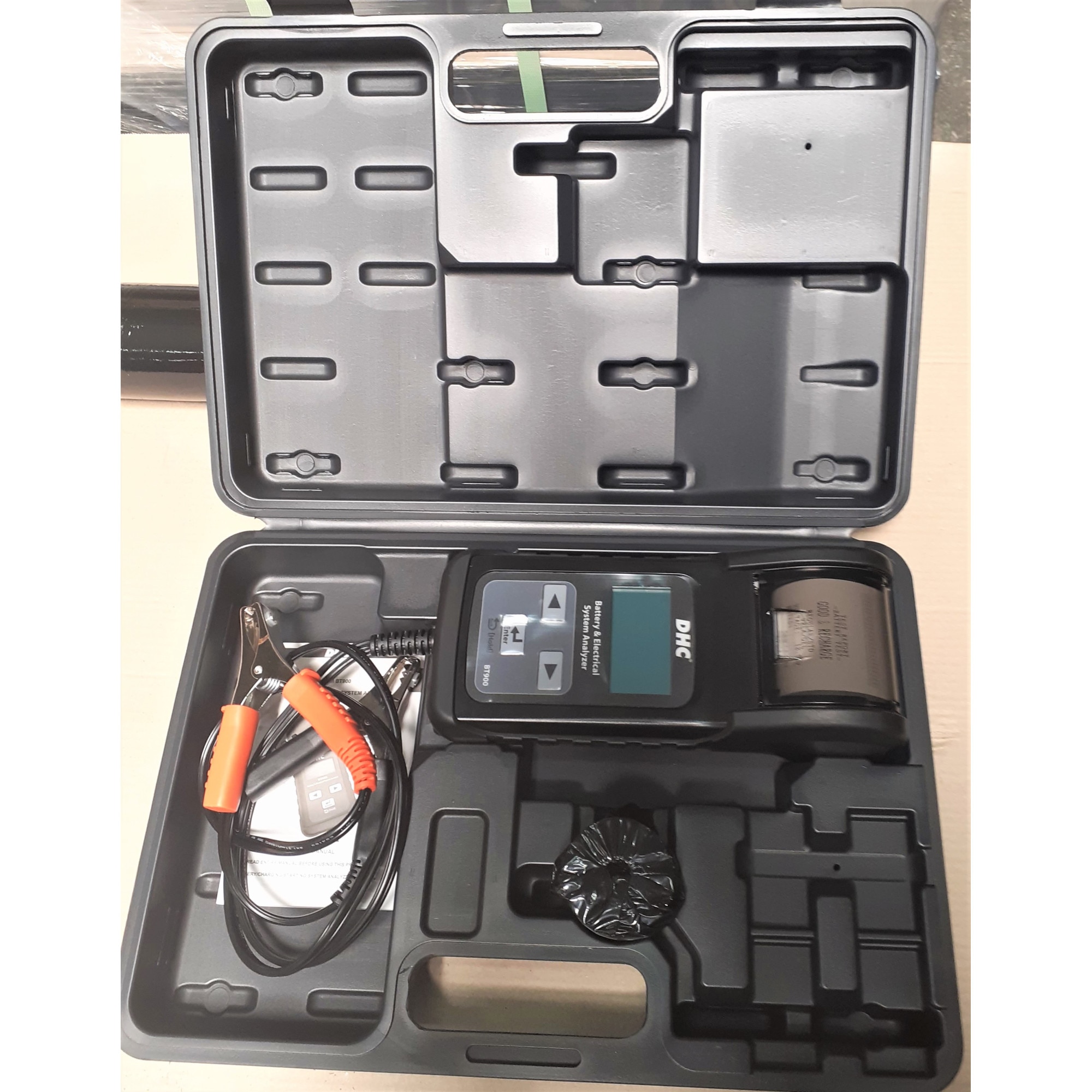 Tester digital pentru acumulatori auto si analiza sistemului de ...