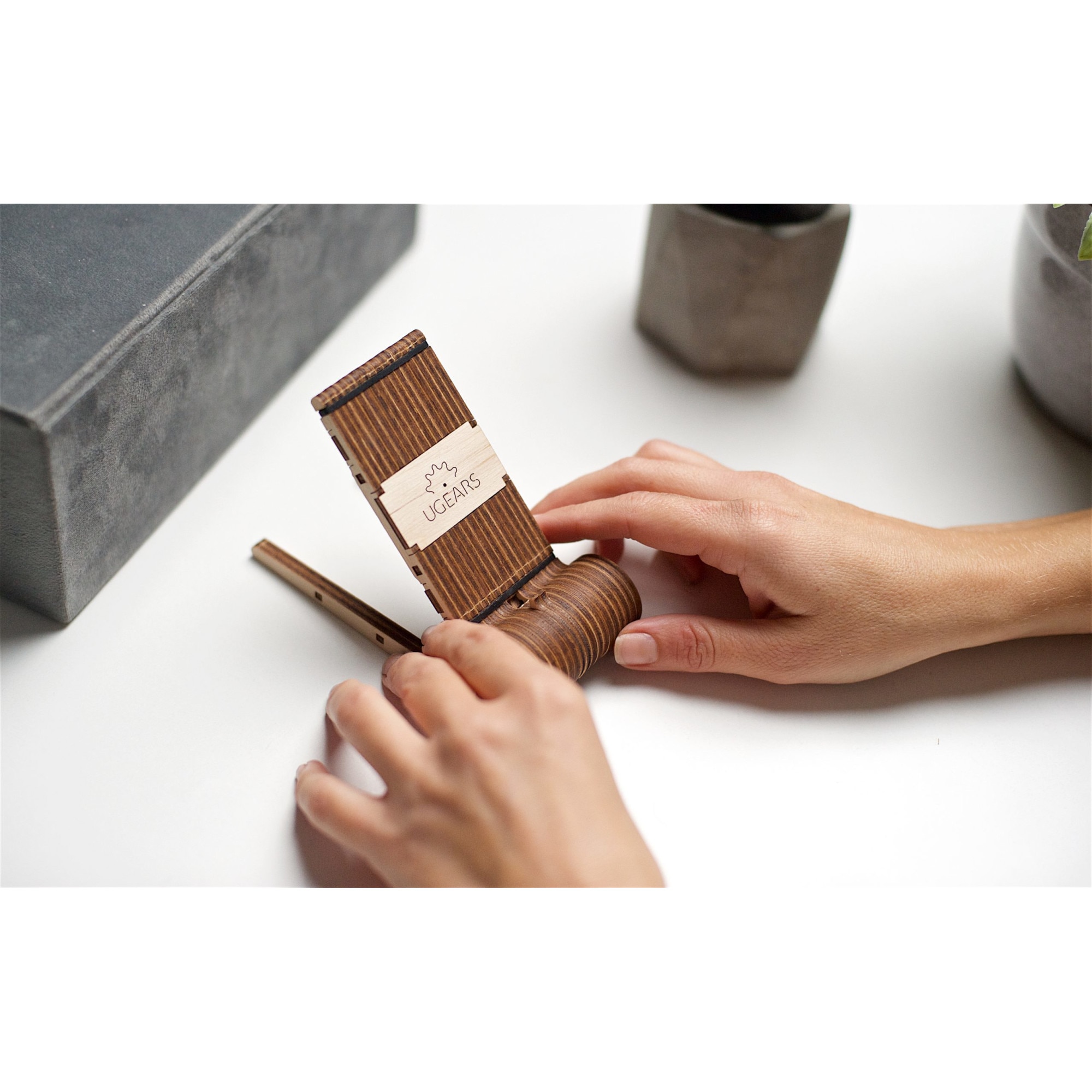 Puzzle 3D - Suport pliabil pentru telefon, Lemn - eMAG.ro