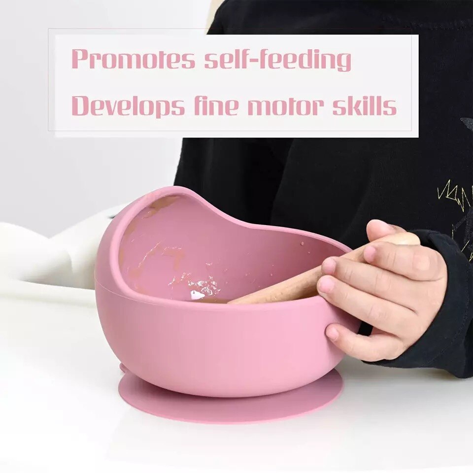 Set hranire bebelusi din silicon, baveta, bol cu ventuza, lingurita moale din silicon, roz - eMAG.ro