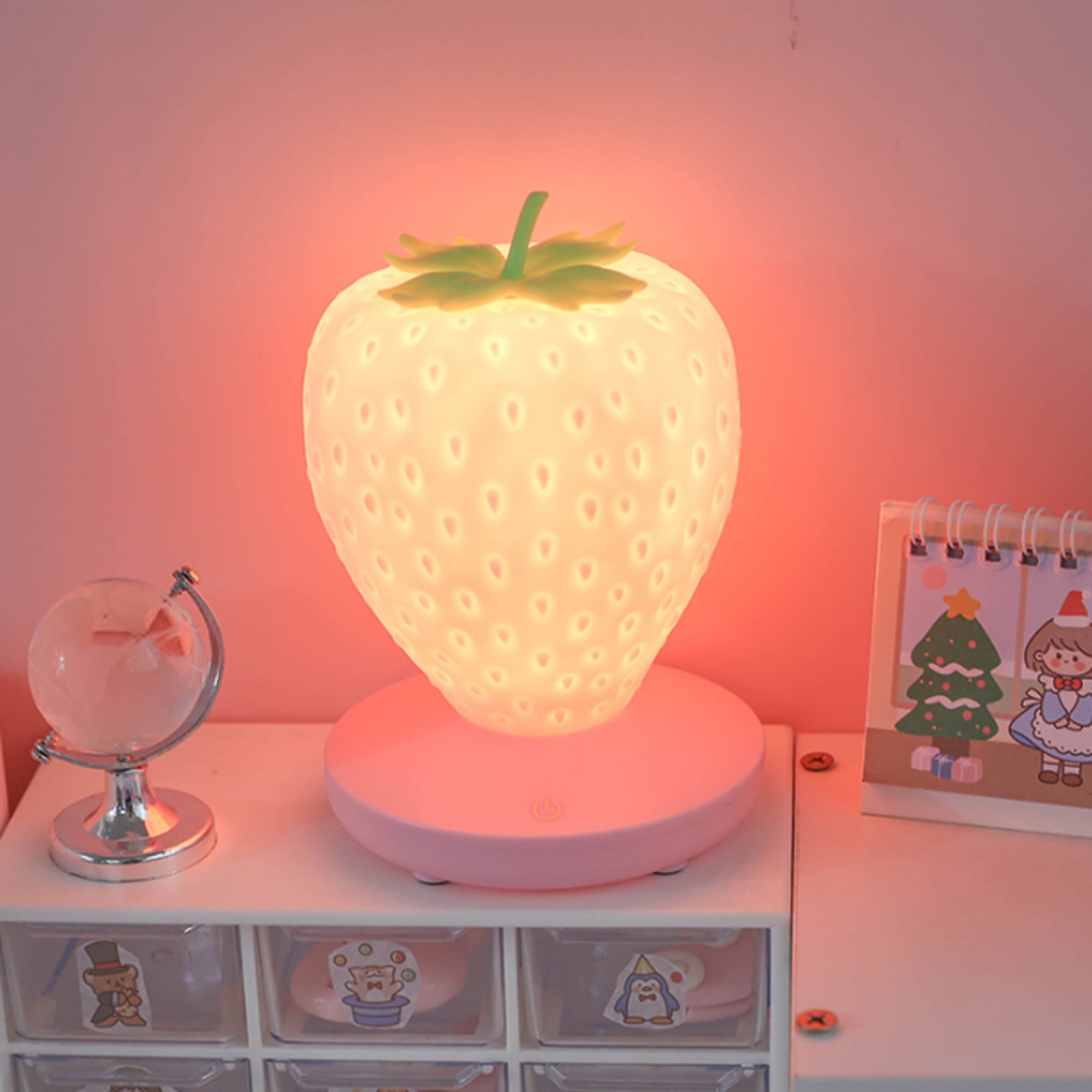 Veioza in forma de capsuna, 5V, Incarcare USB, LED, Roz - eMAG.ro