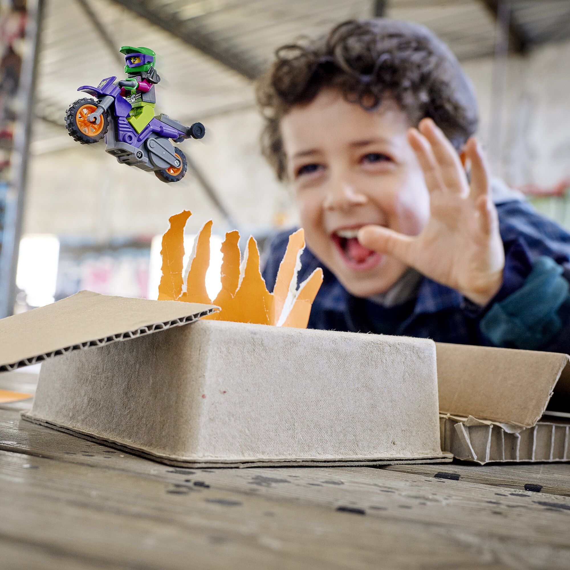 LEGO City Stuntz - Wheelie Stunt Bike 60296, 14 части - eMAG.bg