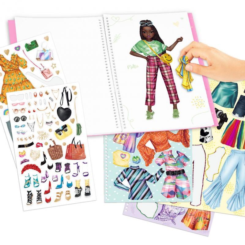 Carte de colorat Top Model, Dress Me Up, Cu 165 stikere - eMAG.ro