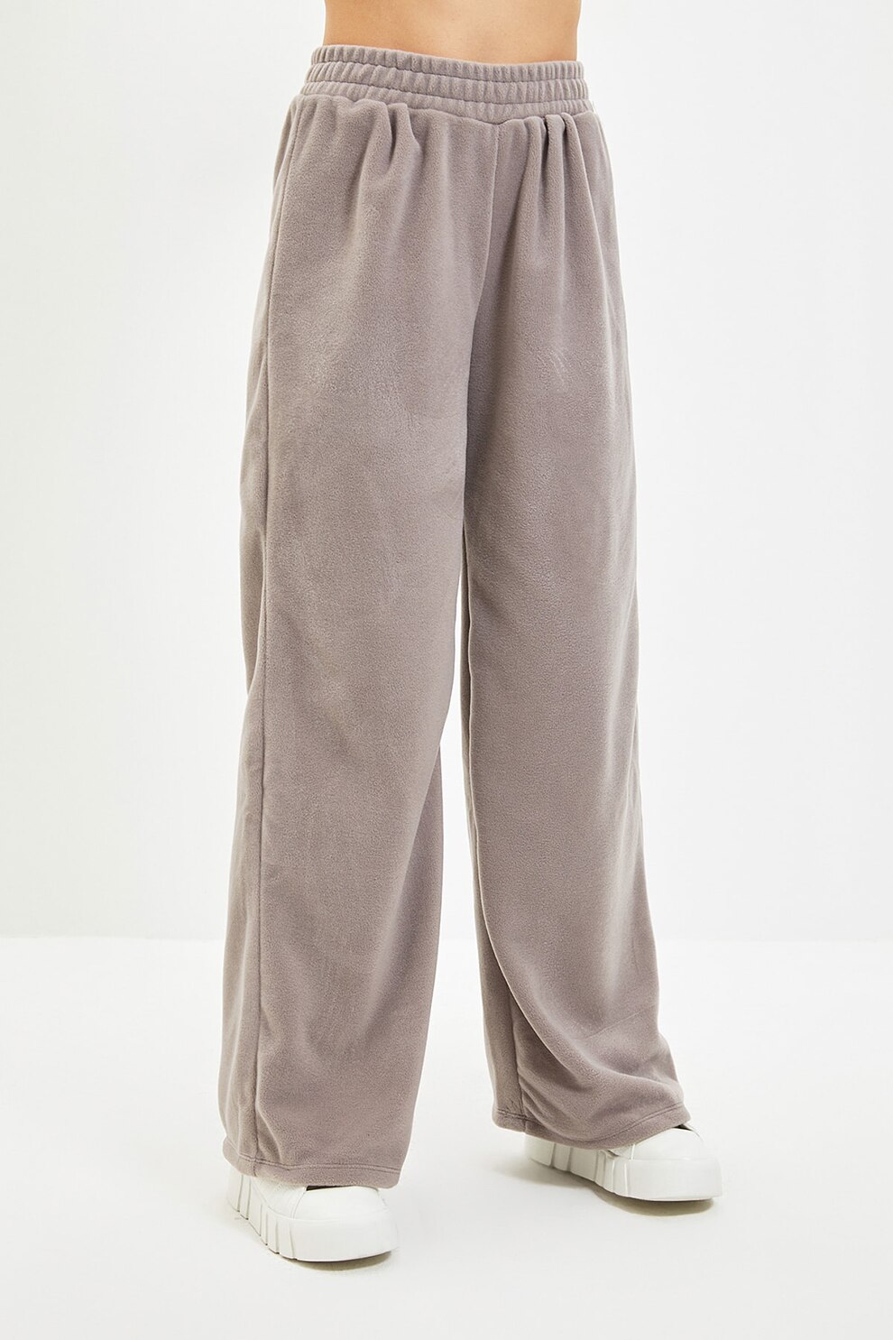 Trendyol, Pantaloni cu croiala ampla si aspect pufos, Maro taupe ...