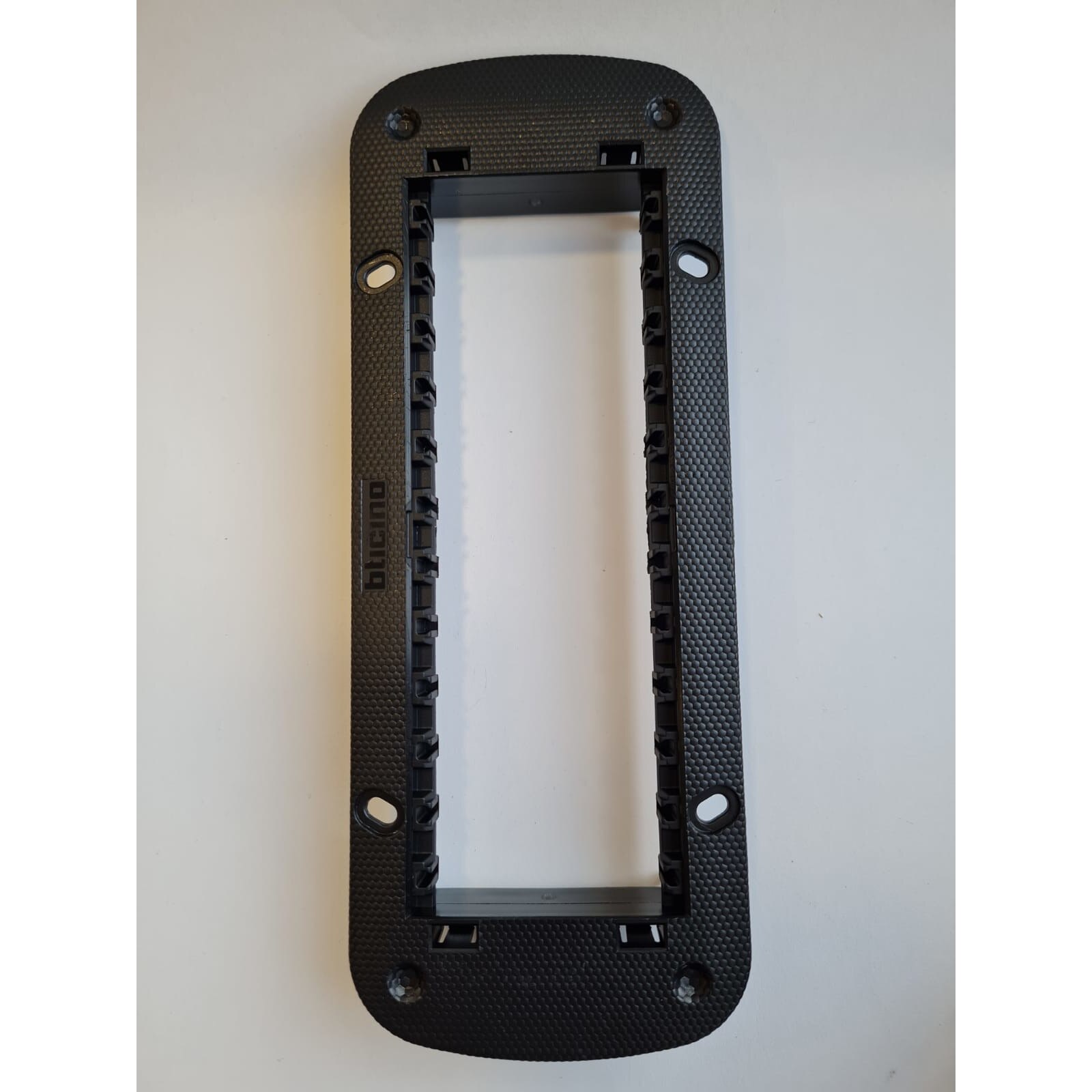 Поддържаща / Монтажна рамка, 6M, Bticino, Living NOW, Черно бял пясък ...