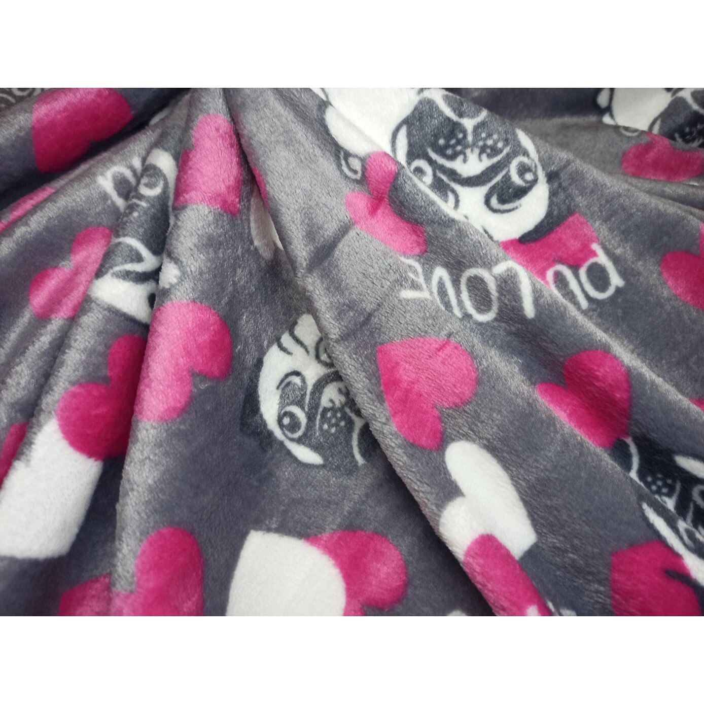 Monivel Mopsz mintás szürke fehér-pink szivecskés 200 x 230cm puha takaró wellsoft ágytakaró ...